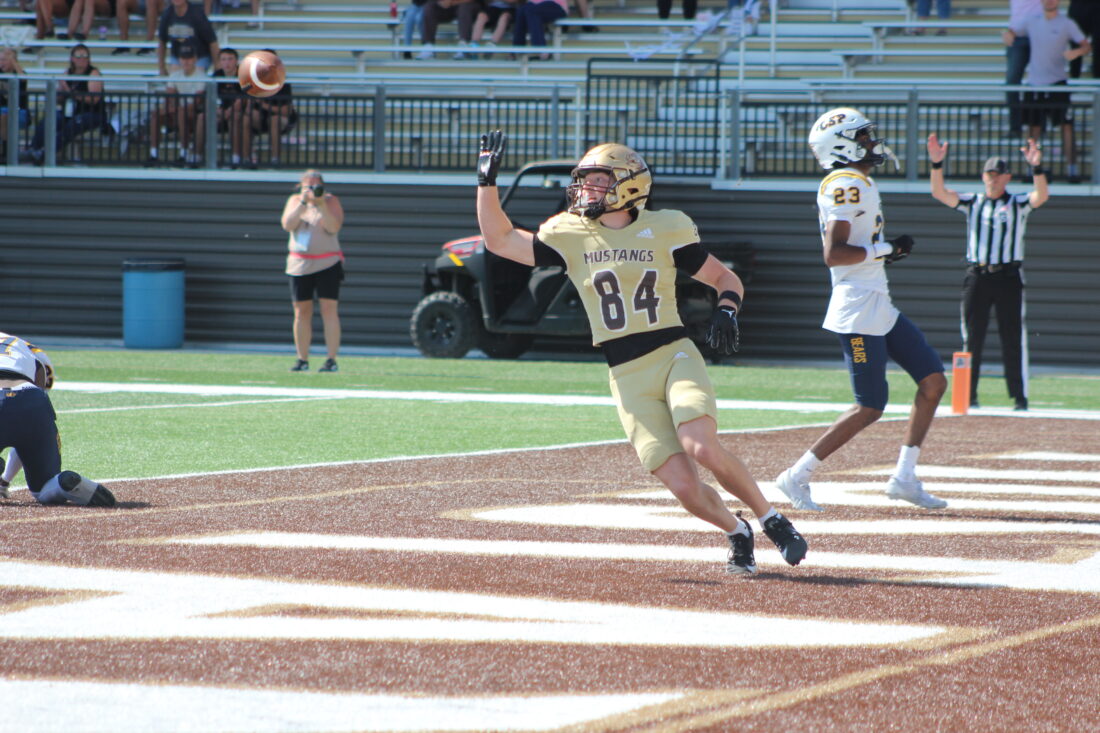 Mustangs seeking first road win over UMD since 1999 | News, Sports ...